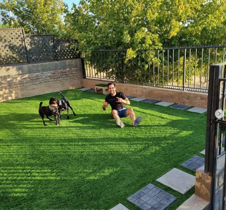 PATIOS Y JARDÍN - Pasto sintetico